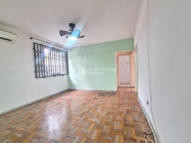 APARTAMENTO 2 DORMITÓRIOS COM OPÇÃO DE 3, BANHEIRO SOCIAL MAIS AUXILIAR NO MENINO DEUS