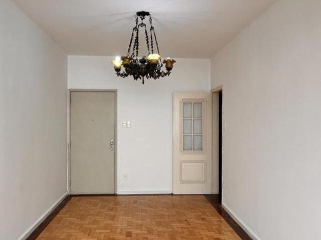 Apartamento 2 dormitórios com pátio