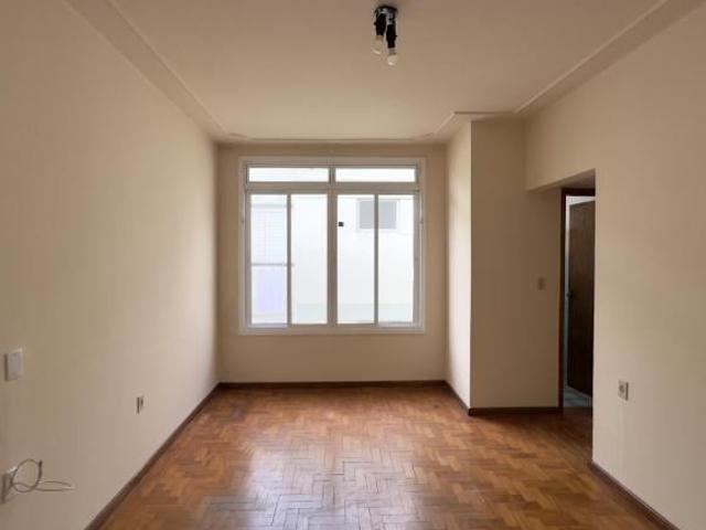 APARTAMENTO 2 DORMITÓRIOS COM PEÇAS AMPLAS NO BAIRRO PRAIA DE BELAS