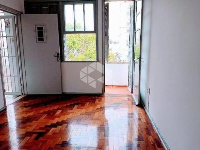 Apartamento 2 dormitórios com sacada