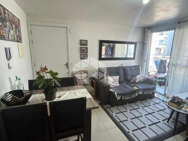 Apartamento 2 dormitórios com sacada