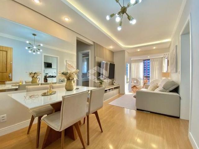 Apartamento 2 dormitórios com sacada