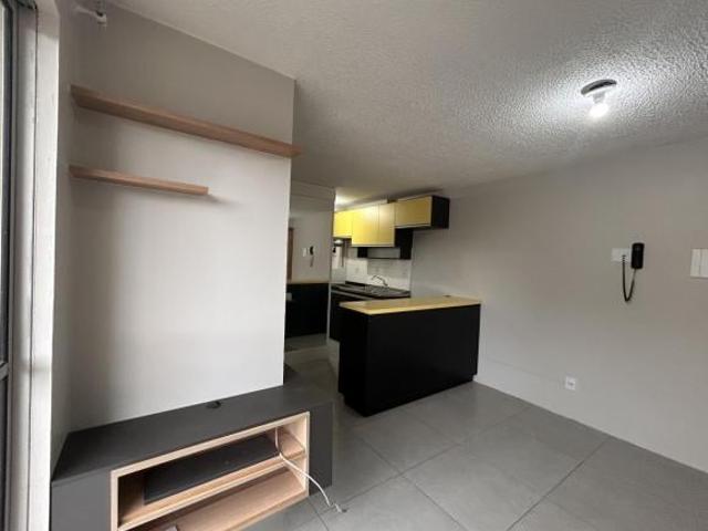 Apartamento 2 dormitórios com sacada e garagem | Condomínio com portaria 24h e lazer