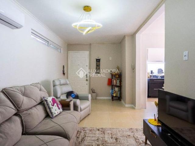 Apartamento 2 dormitorios com suite, à venda no bairro Petrópolis Porto Alegre