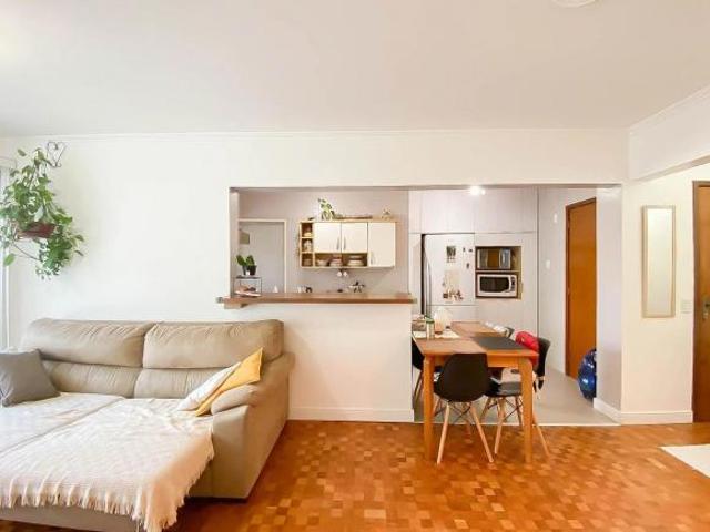 Apartamento 2 Dormitórios com Suíte, Closet, Escritório e Garagem no Rio Branco