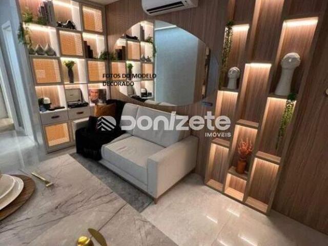 Apartamento 2 dormitórios com suíte e 2 vagas em Santo André Vila Alzira Financiável