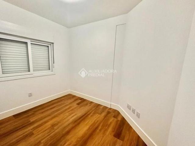 Apartamento 2 dormitórios com suíte e 2 vagas, no bairro Centro, Novo Hamburgo