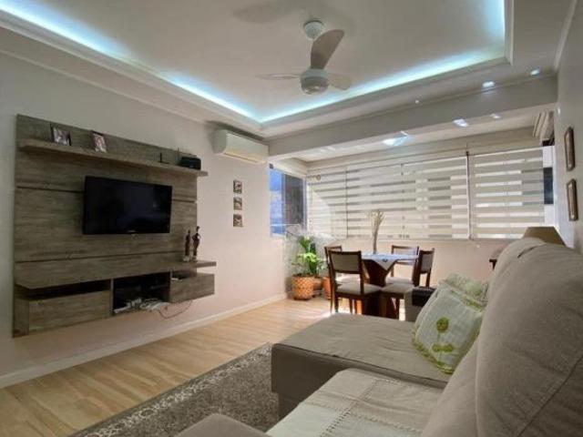 Apartamento 2 dormitórios com suíte e 2 vagas no Menino Deus