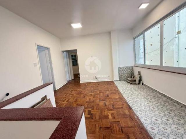 Apartamento 2 Dormitórios, de Frente e Excelente Localização no Marapé Santos SP