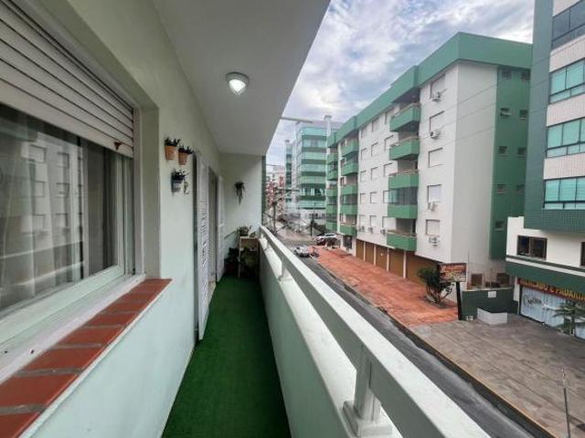 Apartamento 2 dormitórios + dependência de empregada e 2 banheiros sociais, terr