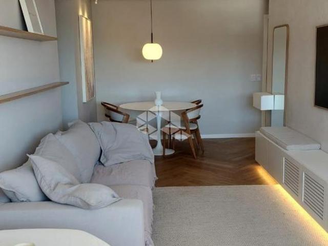 Apartamento 2 dormitórios e 2 vagas em prédio novo