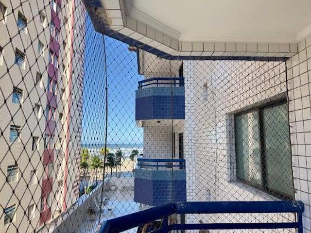 Apartamento 2 dormitórios frente mar na Guilhermina