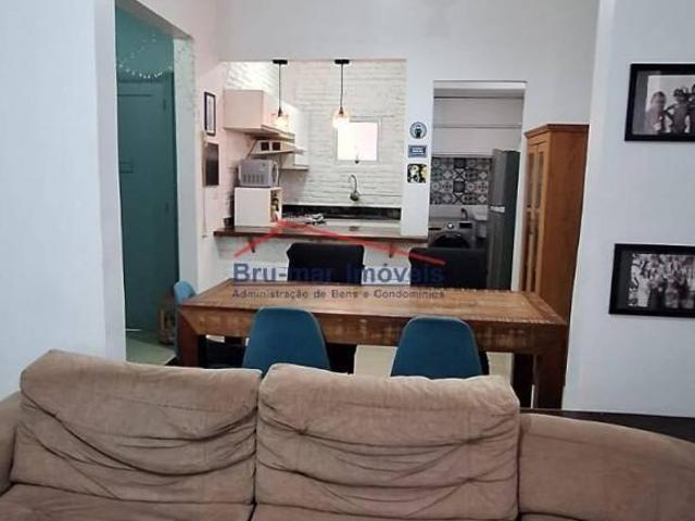 Apartamento 2 dormitórios, Gonzaga, reformado, vaga para moto, 2 banheiros