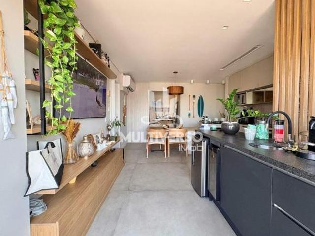 Apartamento 2 dormitorios impecável varanda gourmet lazer completo no Marapé em Santos