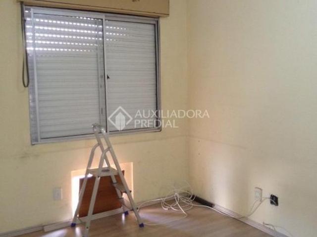 Apartamento 2 dormitórios, living, sacada, vaga, próximo Shopping Cassol