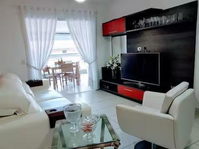 Apartamento 2 dormitórios Prédio frente mar