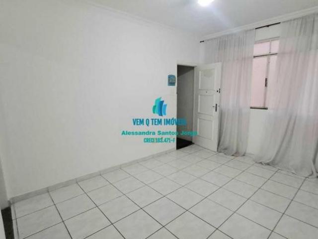 Apartamento 2 dormitórios quadra da praia do Boqueirão 3° andar ESCADAS em Santos