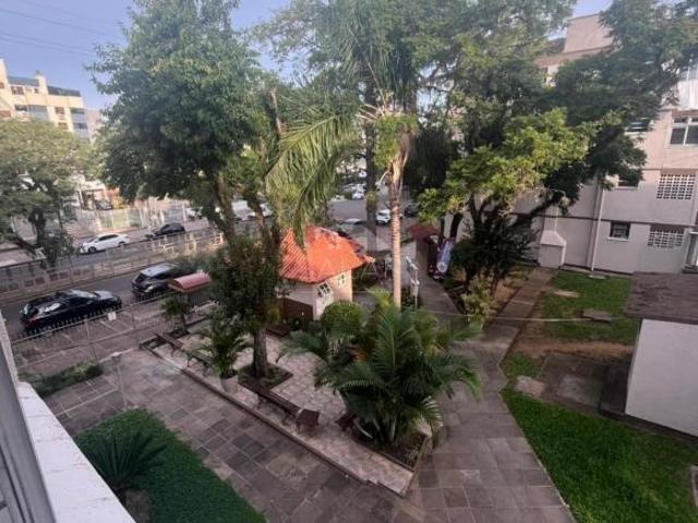 Apartamento 2 Dormitórios Reformado | 44,33m² Privativos | Ótima Localização