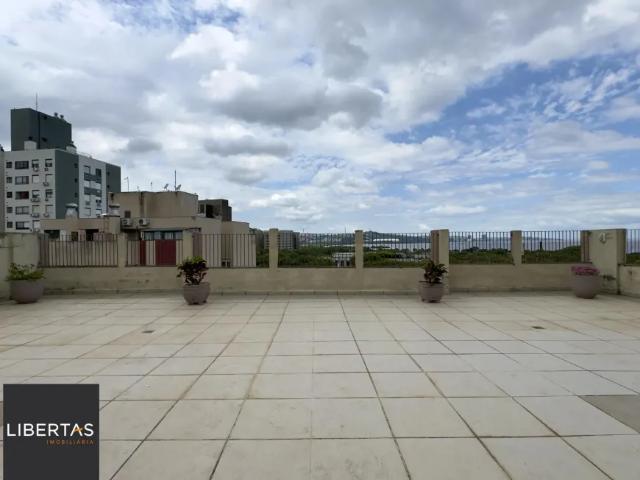Apartamento 2 dormitórios, reformado e ensolarado no Centro Histórico
