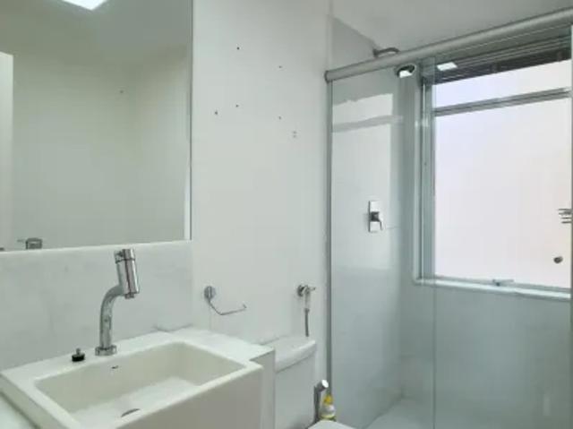 Apartamento 2 dormitórios, reformado e ensolarado no Centro Histórico