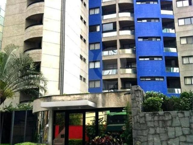 Apartamento 2 Dormitórios Reformado e Próximo ao Shopping Vila Olímpia