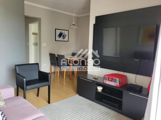 Apartamento 2 dormitórios repleto de armários!