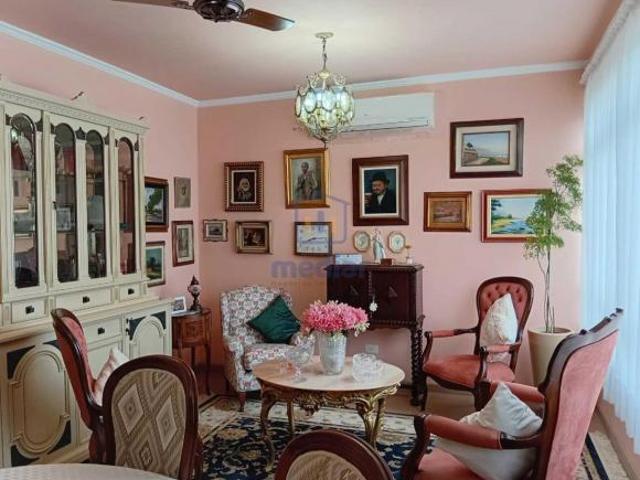 Apartamento 2 dormitórios, suíte a uma quadra da praia do Gonzaga e Shopping Balneário !