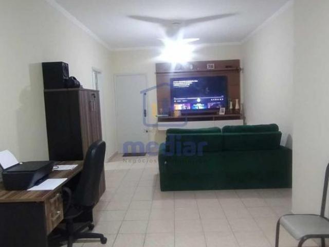 Apartamento: 2 dormitórios, suíte e vaga demarcada, prédio na Av. da praia de Itararé