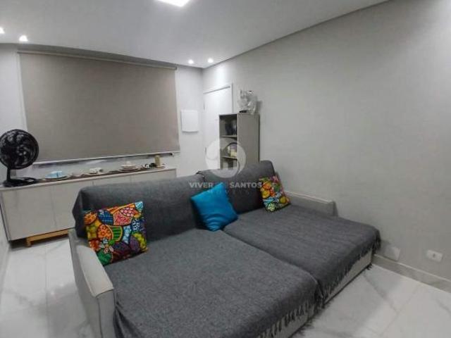 Apartamento 2 Dormitórios, Suíte, 1 Vaga e Varanda na Pompéia Santos SP