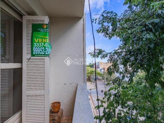 Apartamento 2 dormitórios sacada de frente bairro São Geraldo Porto Alegre