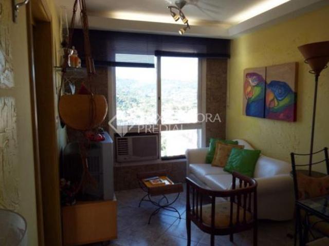 Apartamento 2 dormitórios, semi mobiliado com vaga escriturada!