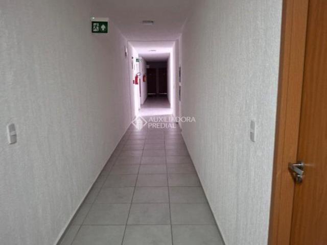Apartamento 2 dormitórios semi mobiliado com pouco uso. 1vaga