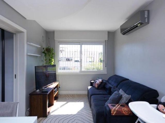 Apartamento 2 dormitórios semimobiliado