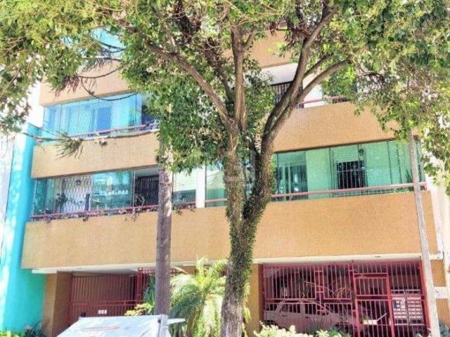 Apartamento 2 dormitórios semimobiliado, living 2 ambientes com lareira, cozinha