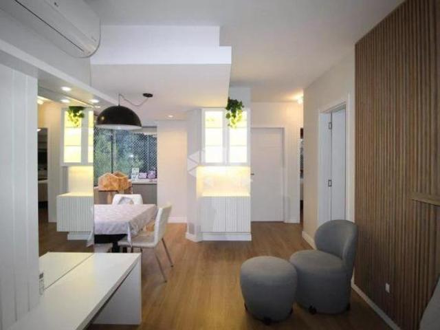 Apartamento 2 dormitórios, semimobiliado, sacada e churrasqueira