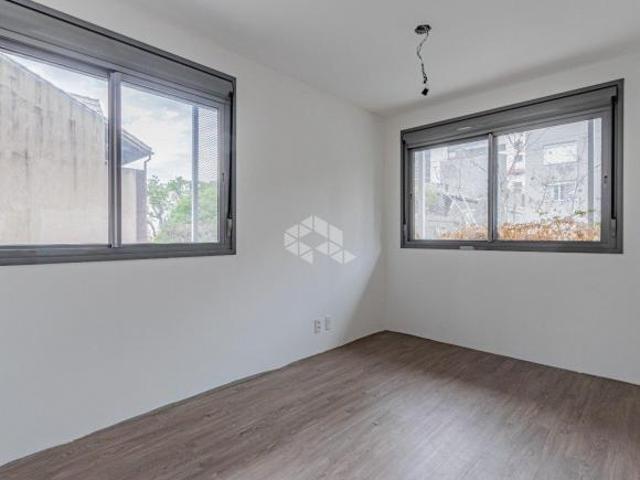 Apartamento 2 dormitórios sendo 1 suíte, 69m², banheiro social, churrasqueira, vaga de garagem cob