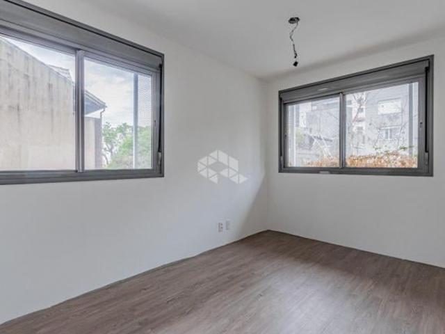 Apartamento 2 dormitórios sendo 1 suíte, 69m², banheiro social, churrasqueira, vaga de garagem cob