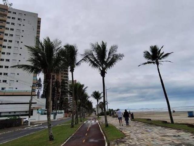 Apartamento 2 dormitórios sendo 1 suite e vista mar no bairro Flórida