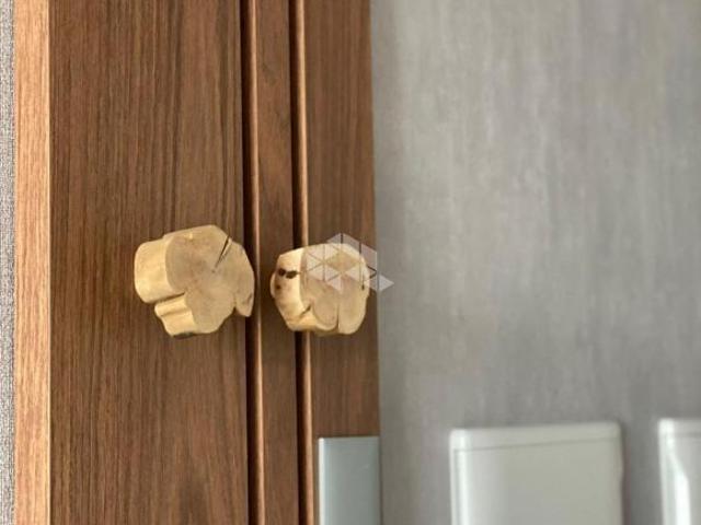 Apartamento 2 dormitórios, sendo 1 suíte, mobiliado e decorado com box/vaga de garagem, prédio com i