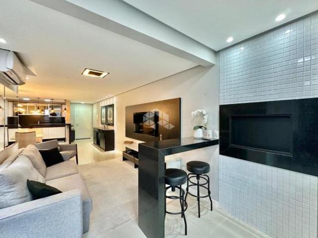 Apartamento 2 dormitórios, sendo 1 suíte, sacadas integrada com churrasqueira, mobiliado e decorado