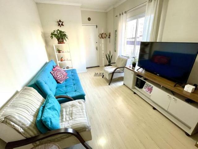 apartamento 2 dormitórios sendo 1 suíte, pertinho do mar !