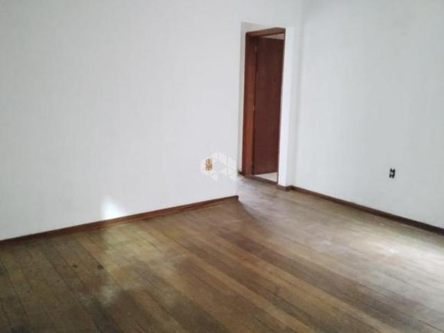 Apartamento 2 dormitórios, térreo, Menino Deus