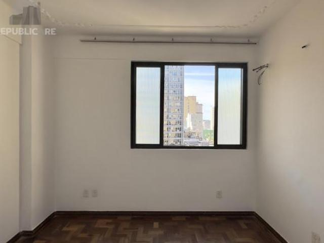 APARTAMENTO 2 DORMITÓRIOS TOTALMENTE REFORMADO NO CENTRO HISTÓRICO