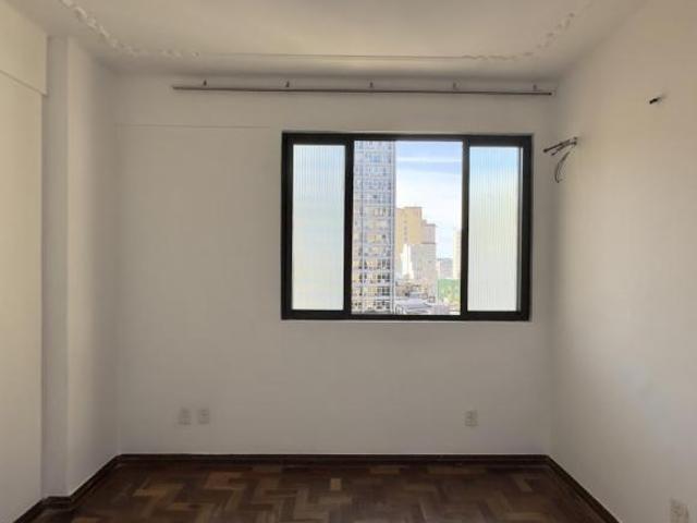 APARTAMENTO 2 DORMITÓRIOS TOTALMENTE REFORMADO NO CENTRO HISTÓRICO