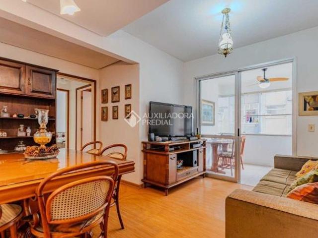 Apartamento 2 dormitórios, vaga e elevador no bairro Menino Deus