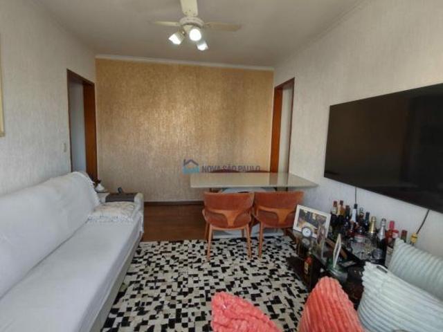 Apartamento /2 dormitórios / Vila Gumercindo