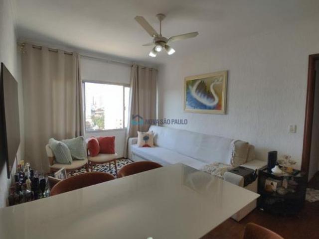 Apartamento /2 dormitórios / Vila Gumercindo