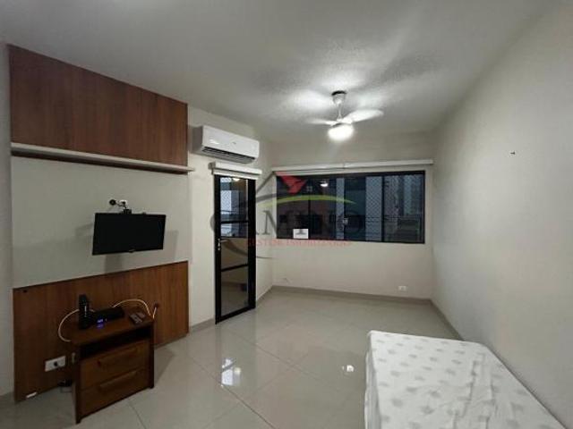 Apartamento 2 dormitórios + 01 reversivel 2 banheiros, mobiliado, com ar condicionado e ventiladores