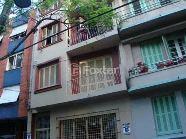Apartamento, 2 dormitórios, 141 m², em Cidade Baixa