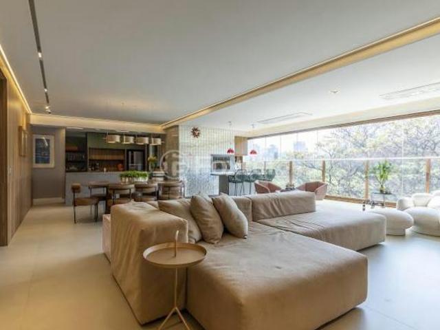 Apartamento, 2 dormitórios, 142 m², em Brooklin Novo